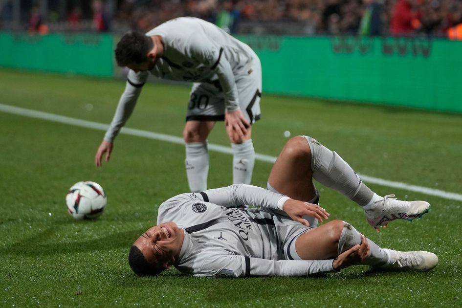 Galtier issues Mbappe injury update as reports claim serious thigh ...