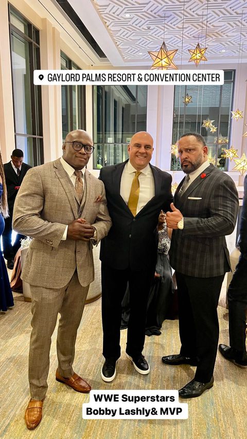 Omos: WWE's Nigerian giant links up with Rashford, Fernandes and Ten ...