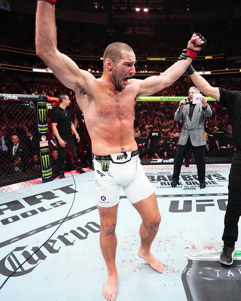 UFC 302: Islam Makhachev submits Dustin Poirier, Sean Strickland beats ...