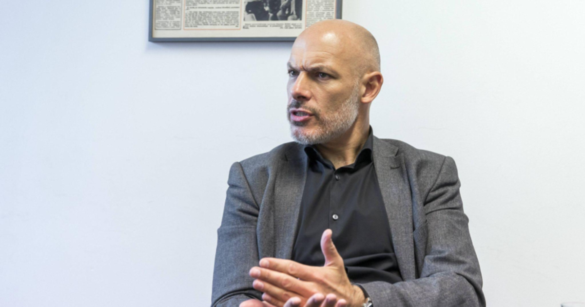 PGMOL chief Howard Webb speaks about VAR: 'We got it wrong’ | Pulse ...