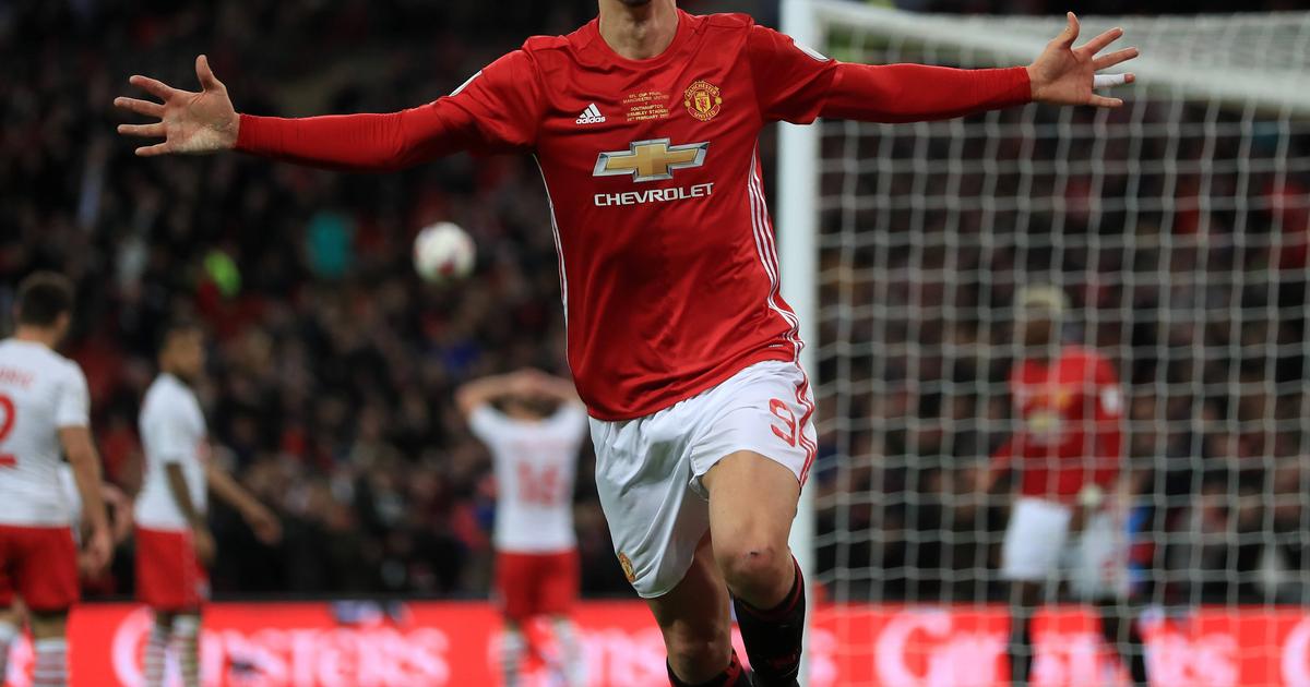 Zlatan Ibrahimovic jumps to the defence of under-fire Man United boss ...