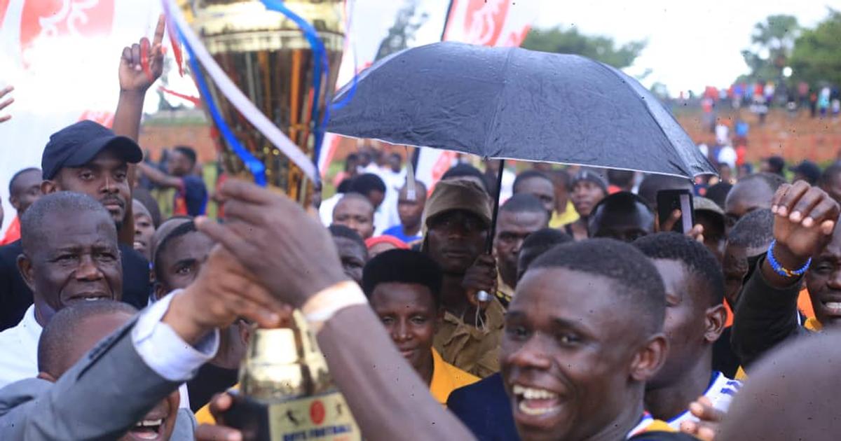 Fans swallow teargas as JiPRA beat Jinja SSS to win the City title ...