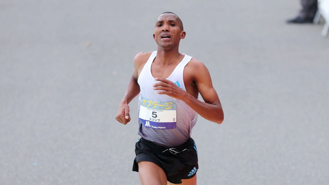 Alphonce Simbu: Tanzanian runner breaks up Kenyan podium sweep in Daegu ...