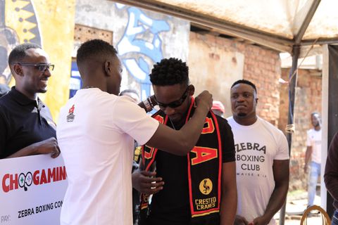 Mr Eazi launches the refurbishment of Zebra Boxing Club | Pulse Sports ...