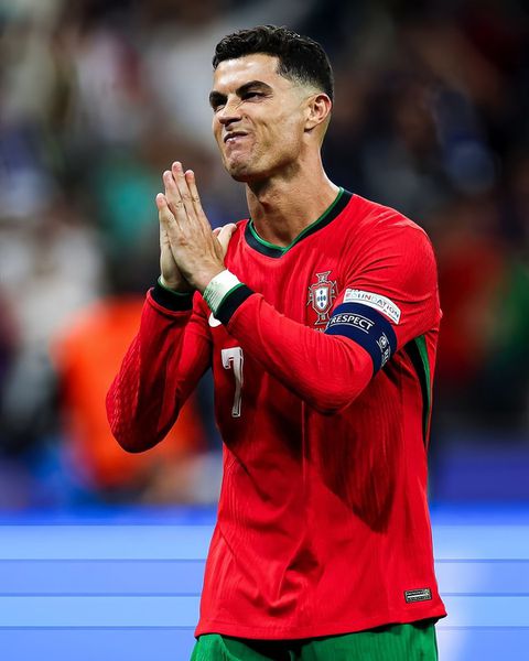 Cristiano Ronaldo beats Lionel Messi YouTube channel by over 12 MILLION hours after launch ...