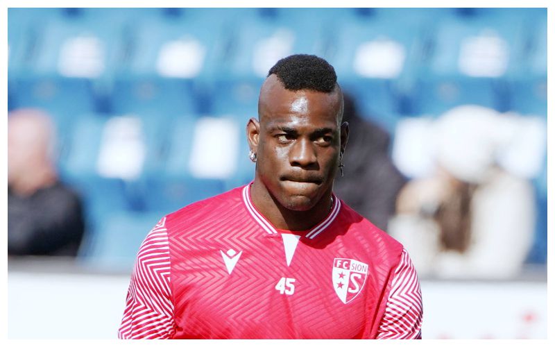 Mario Balotelli causes panic in the dressing room as he sets it on fire ...