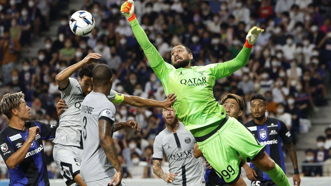 PSG goalkeeper Gianluigi Donnarumma Fuels Transfer Talk with Premier ...