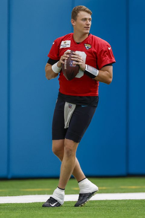 Mac Jones Net Worth: Age, Height, Draft, Trade, Stats, Contract, Injury ...