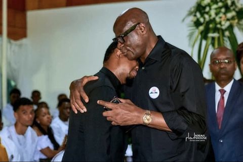 Samuel Eto’o in tears as he finally buries his father 11 months after ...
