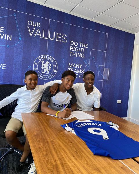 Chizaram Ezenwata: Nigerians react as Chelsea signs 15-year-old | Pulse ...