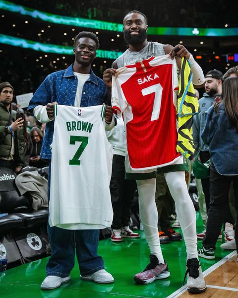 Bukayo Saka gifts Jaylen Brown Arsenal jersey as Boston Celtics beat ...