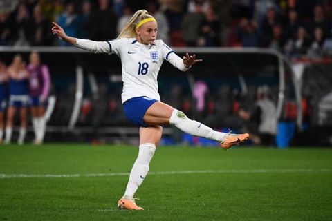 England's Kelly celebrates 'most powerful' winning penalty kick against ...