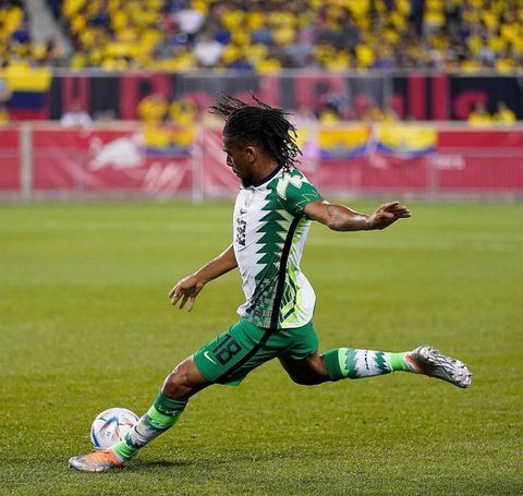 Nigeria vs Lesotho: Alex Iwobi turns journalist, 'interviews' Aribo ...
