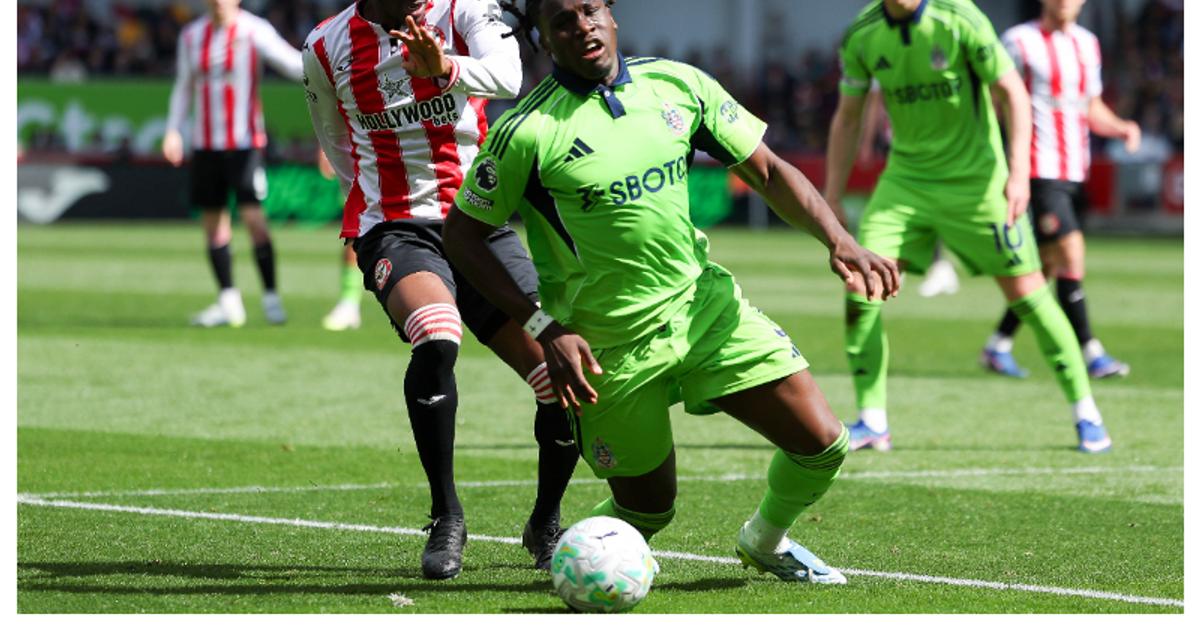 ‘No VAR check, No Red Card’ - Fans lament as referee fails to send off ...
