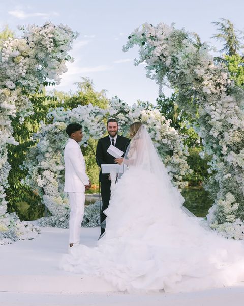 Just WEDDED! Endrick, 18, marries 22-year-old Gabriely Miranda in ...