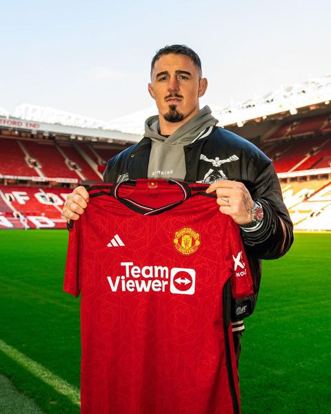 Tom Aspinall: Manchester United welcome UFC's interim heavyweight ...