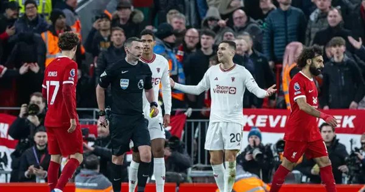 Former referee defends Michael Oliver's decision to send off Diogo ...