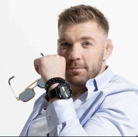 Dricus du Plessis Net Worth: Age, Height, Girlfriend, Career, Record ...