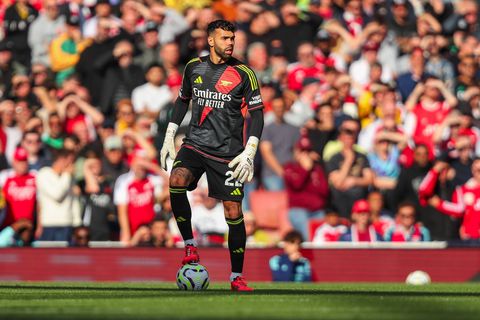 David Raya Net Worth: Girlfriend, Profile, Age, Height, Stats, Contract ...