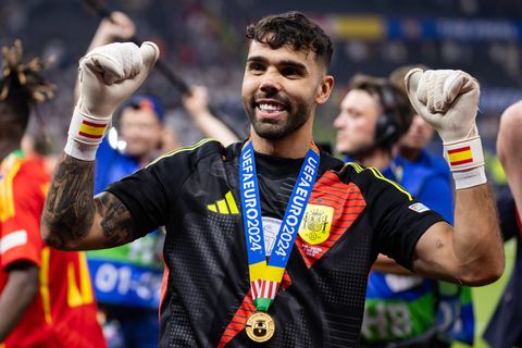 David Raya Net Worth: Girlfriend, Profile, Age, Height, Stats, Contract ...