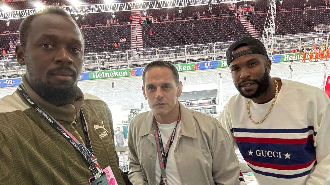 Usain Bolt: World’s fastest man displays great speed with his hands ...