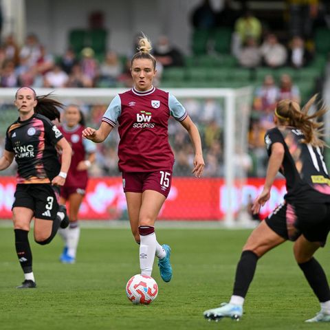 Chelsea star Sam Kerr and her lesbian fiancée Kristie Mewis announce ...