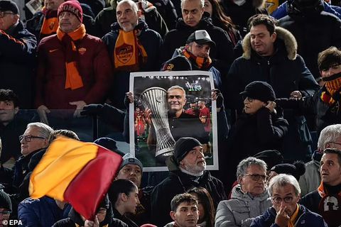 ‘You led us to victory’ - Roma fans hold banner, chant Mourinho's name ...