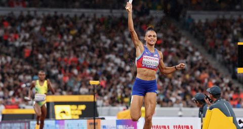 Sydney McLaughlin-Levrone Achors USA Women's 4 x 400m Team to Record ...