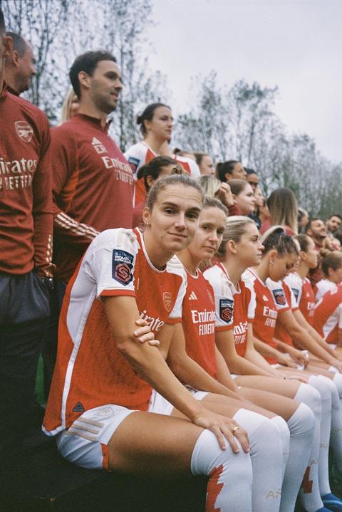 Arsenal respond to racism row over women's team squad photograph ...