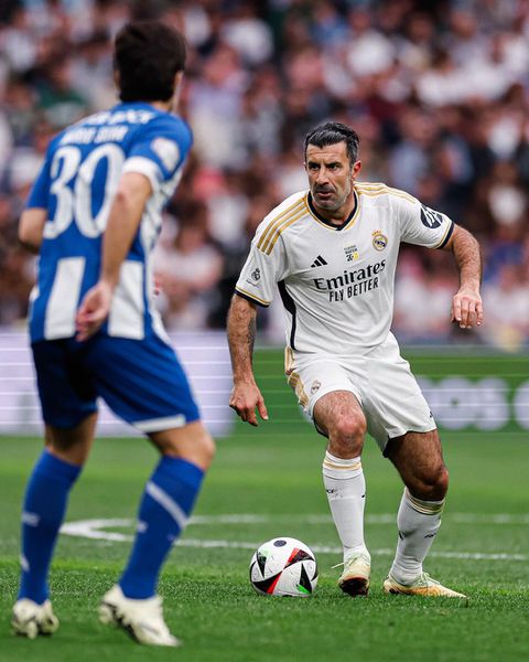 Real Madrid 0-1 Porto: Zidane, Figo and Raul shine in Legends game ...