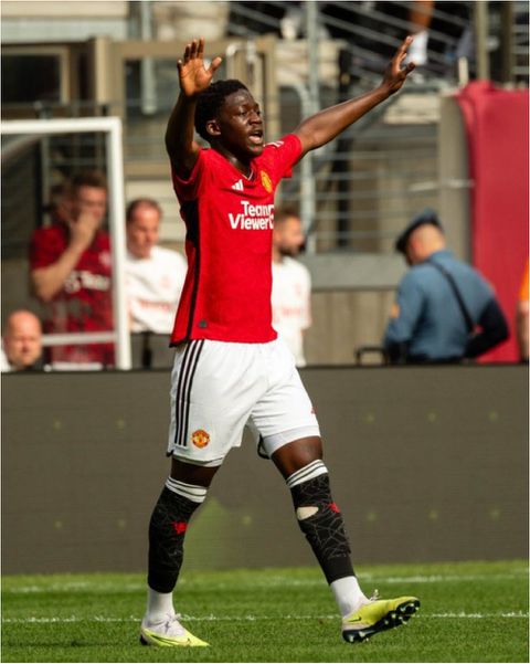 Manchester United fans 'gutted' as club confirms Mainoo injury blow | Pulse Sports Nigeria