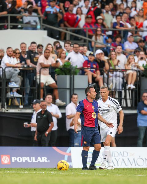 Real Madrid beat Barcelona on penalties in legends game | Pulse Sports ...