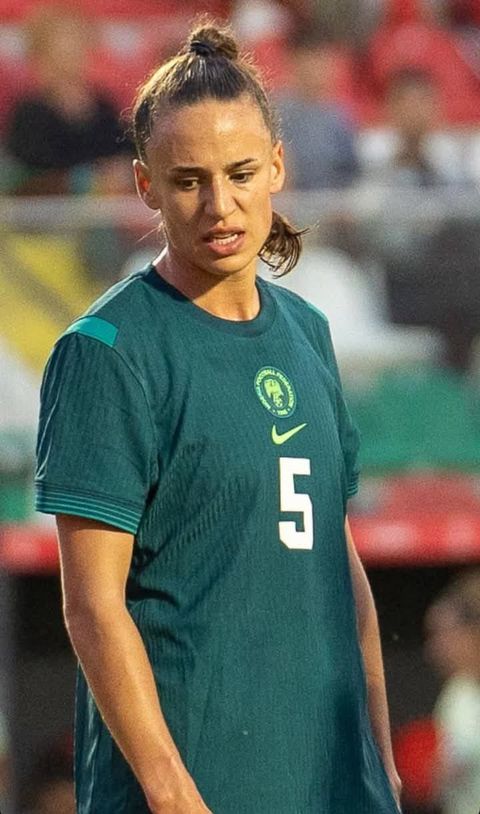 FIFA Players Executive rep crowns Plumptre perfect heir to legendary jersey after 20 years ...