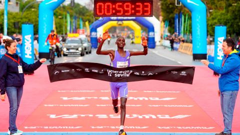 Kenya's Vinicent Nyamongo shatters records to claim victory at Sevilla Half Marathon | Pulse ...
