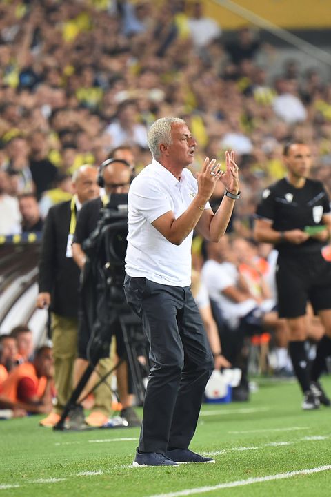 'Kiss the league goodbye' - Fans tell Mourinho after going 8 points ...