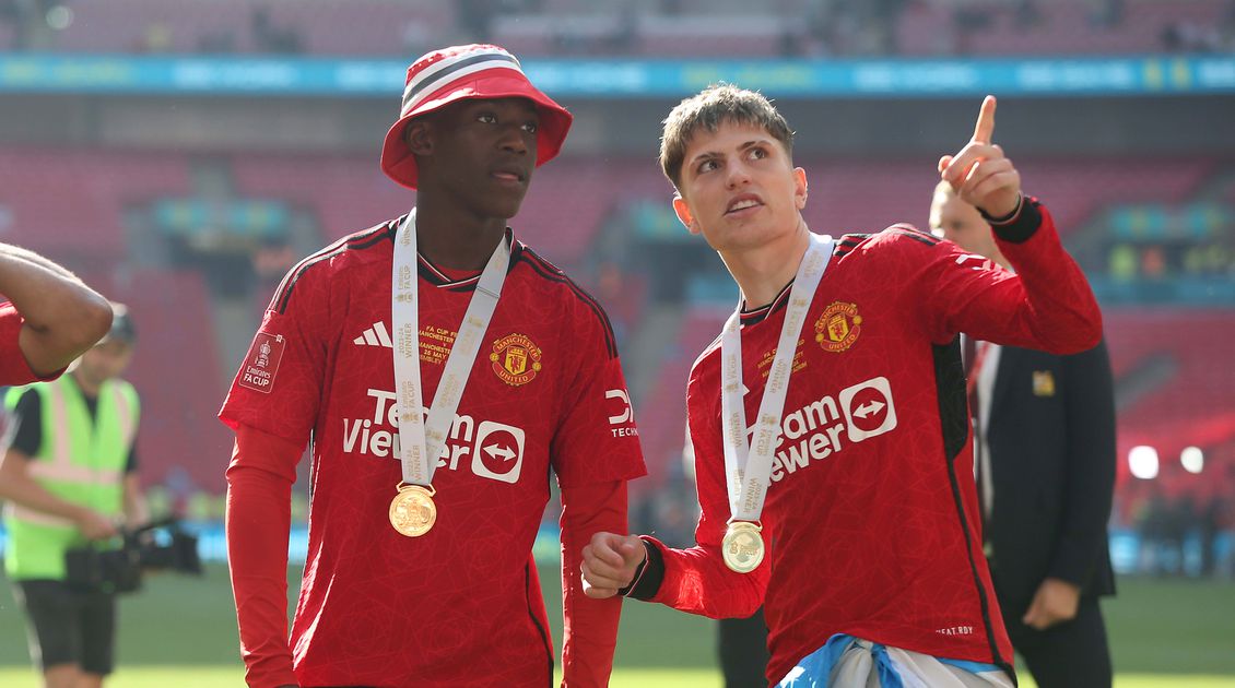 Manchester United beg Manchester City for space on their private jet ...