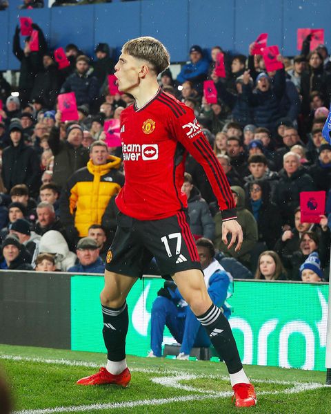 Garnacho: Manchester United's bicycle kick star clinches Premier League goal of the month ...