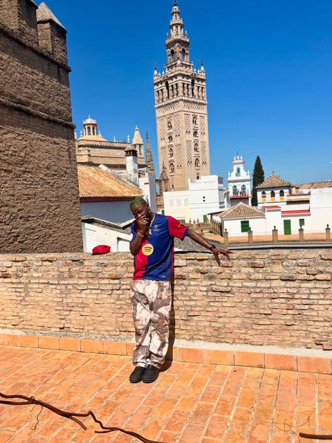 Oya shake body — Skales finally meets 17-year-old Lamine Yamal as ...