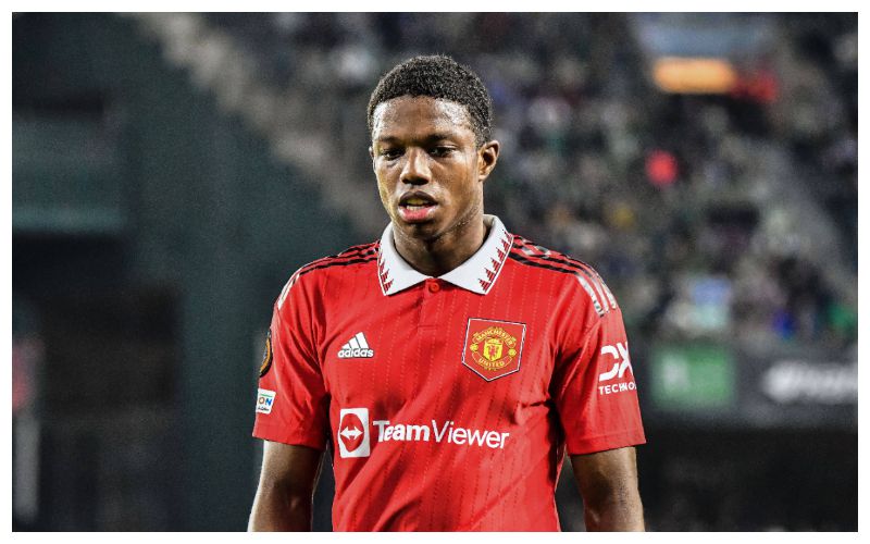 Marcus Rashford Range Rover involved in an accident leaving teammate on ...