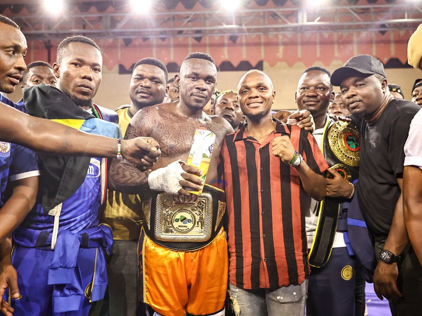 Bondia Hassan Mwakinyo arusha kijembe kwa mwenzake Twaha Kiduku baada ...