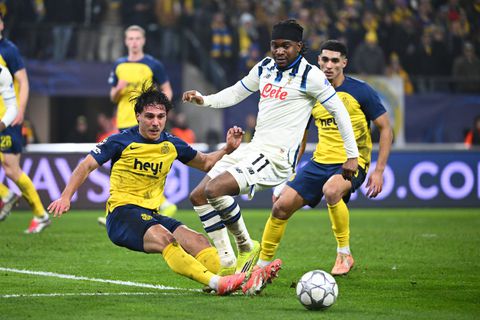 USG vs Atalanta: Lookman silenced as Atalanta claim playoff spot ...