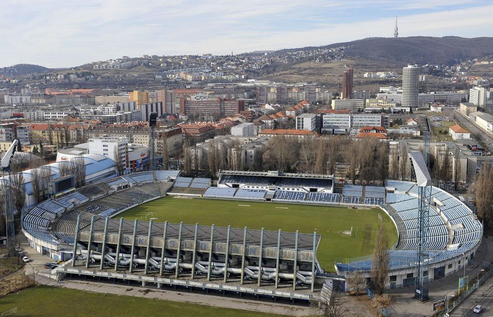 FOTO Spomienky na staré Tehelné pole ožili. Zaspomínajte si na štadión opradený legendami | Šport.sk