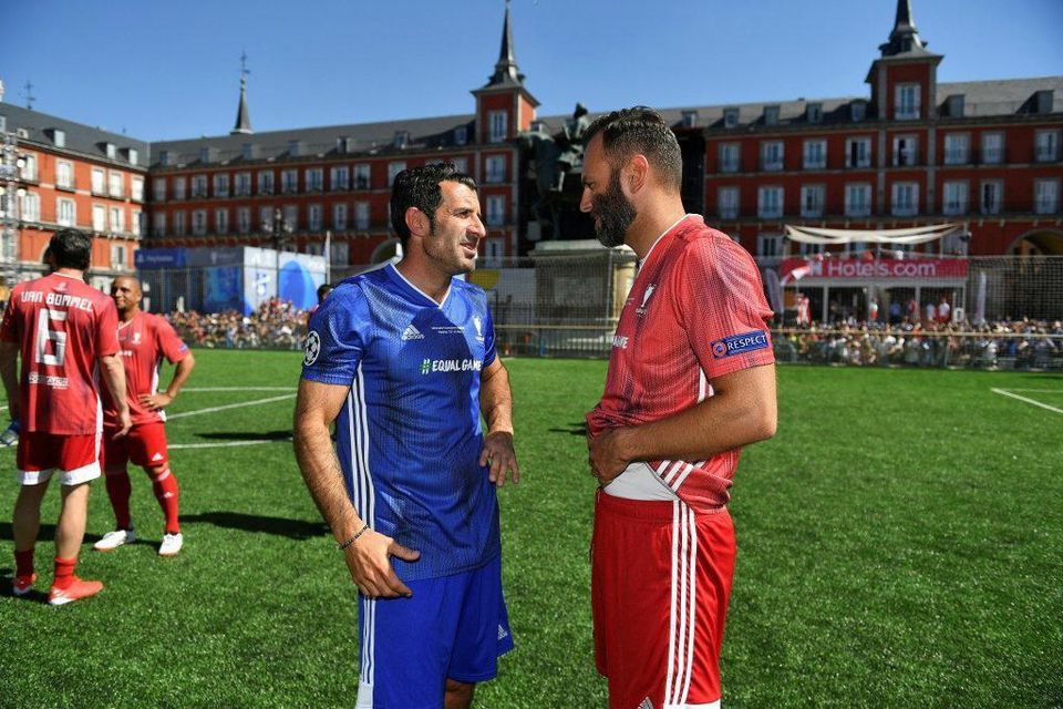 VIDEO Legendy sa zabávali na madridskom námestí. Prišiel aj Roberto ...