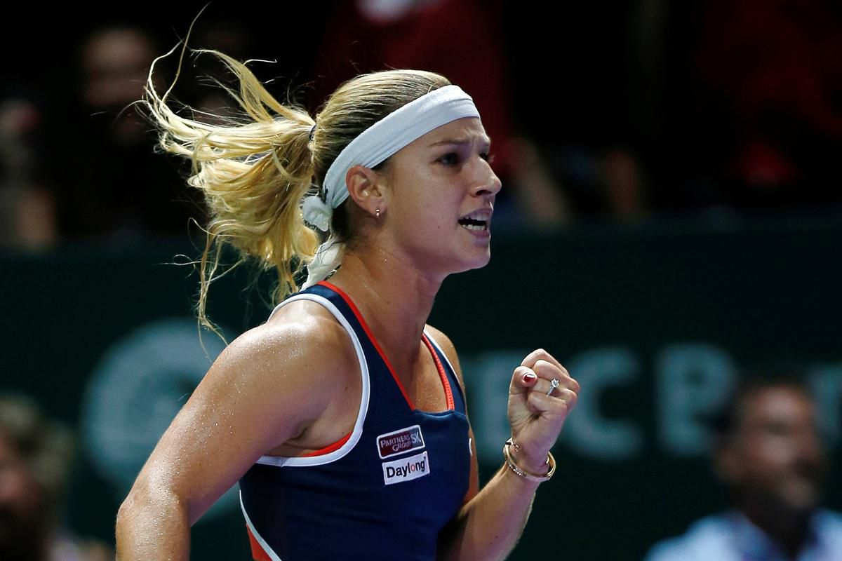 Video: WTA Finals: Fantázia! Neuveriteľný obrat posunul Cibulkovú do ...