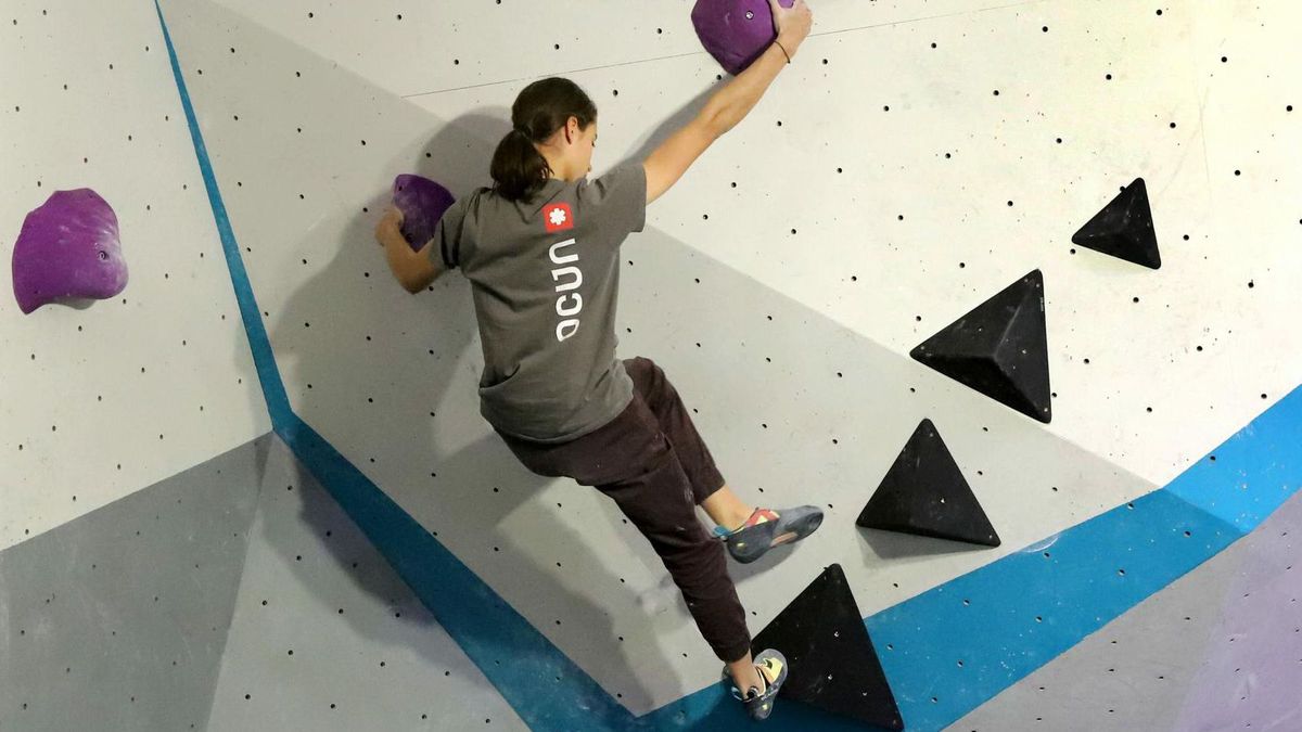 Športové lezenie-MS: Martina Buršíková postúpila do semifinále bouldru ...