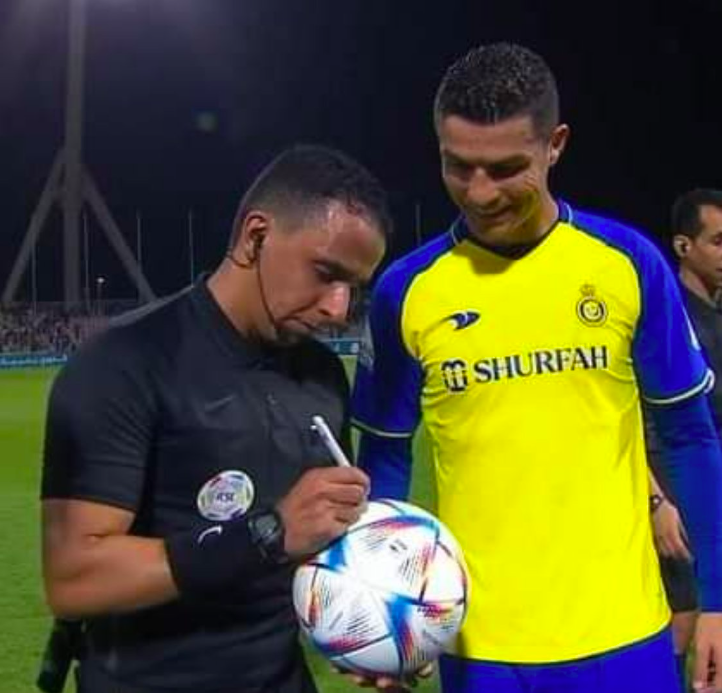 VIDEO: Cristiano Ronaldo chcel po zápase od rozhodcu podpis | Šport.sk