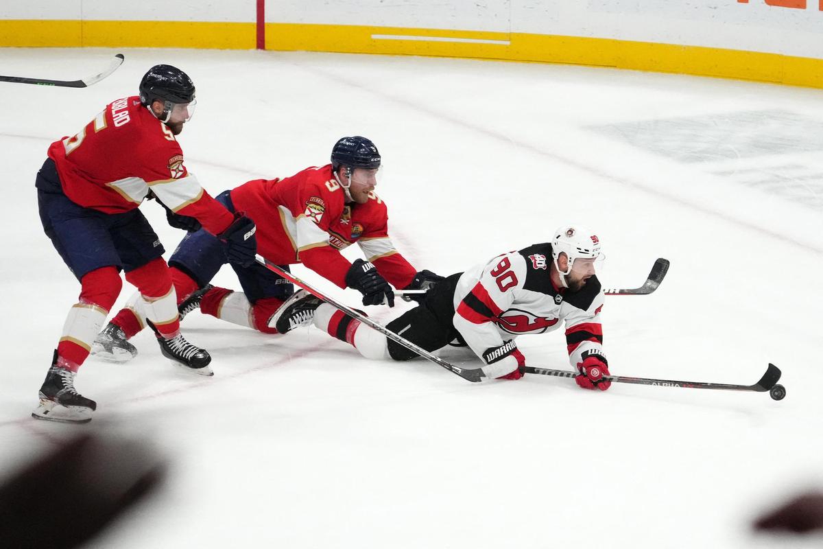 NHL - Slafkovský odohral iba 2 tretiny, Tatar dal gól poležiačky | Šport.sk