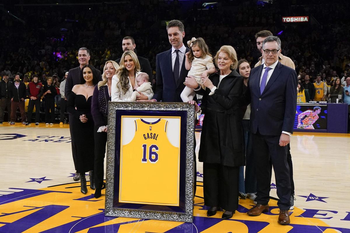 Pau Gasol sa zaradil medzi legendy. Od Lakers sa dočkal tej najväčšej ...