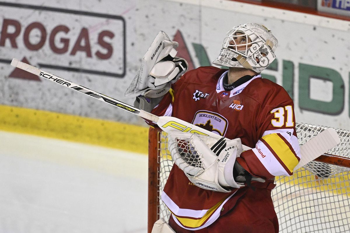 Brankár Michal Valent po dlhých rokoch opúšťa Duklu Trenčín | Šport.sk