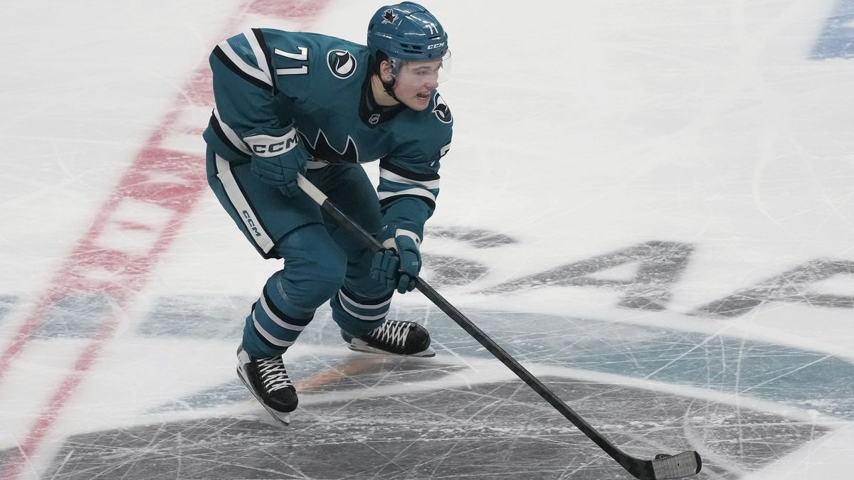 Macklin Celebrini bude na MS hrať za Kanadu | Šport.sk